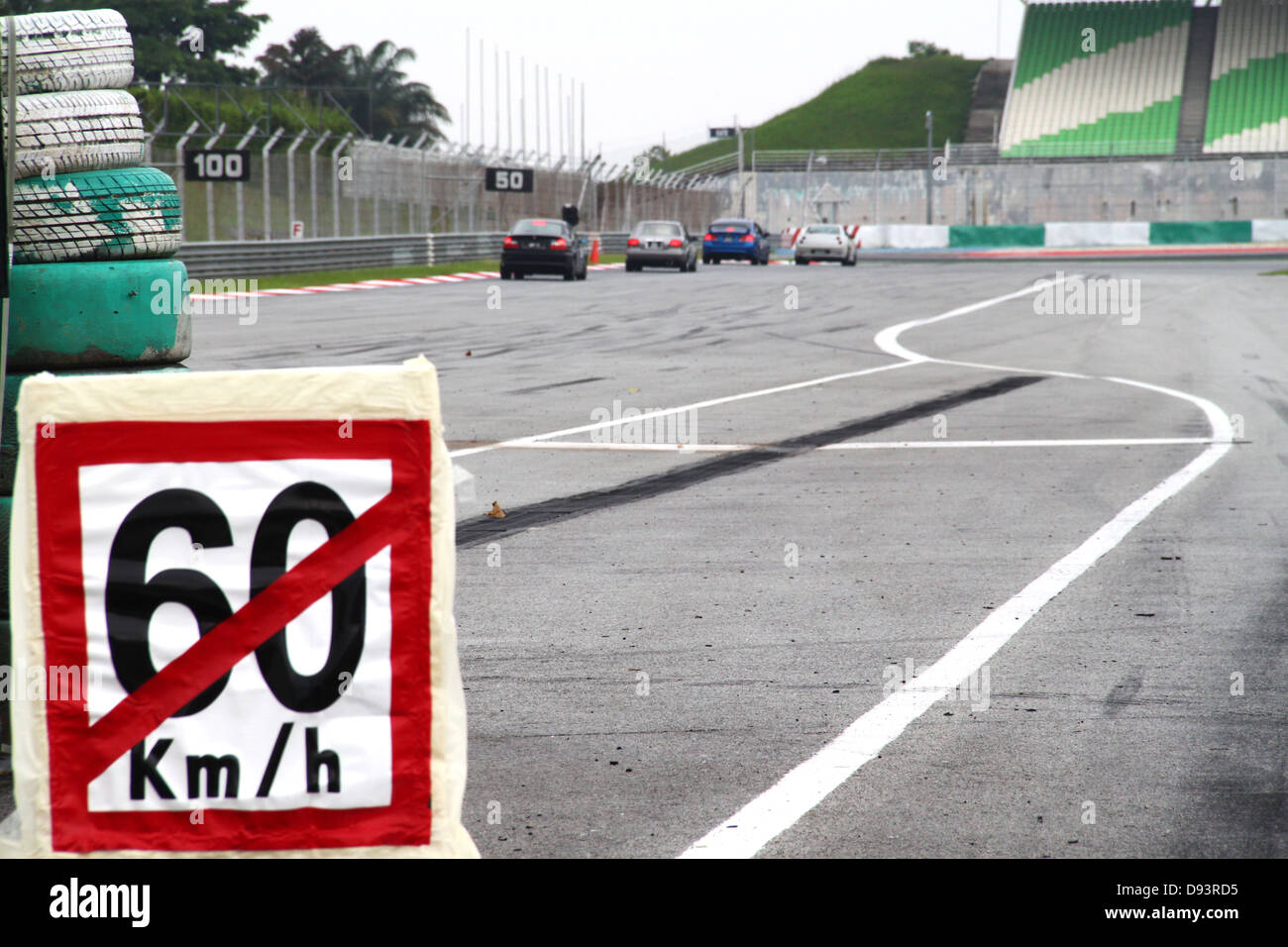 Speed limit sign in malaysia hi-res stock photography and images - Alamy