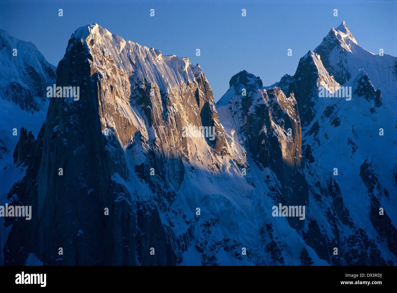 Sunlit mountain in the Himalayas Stock Photo - Alamy