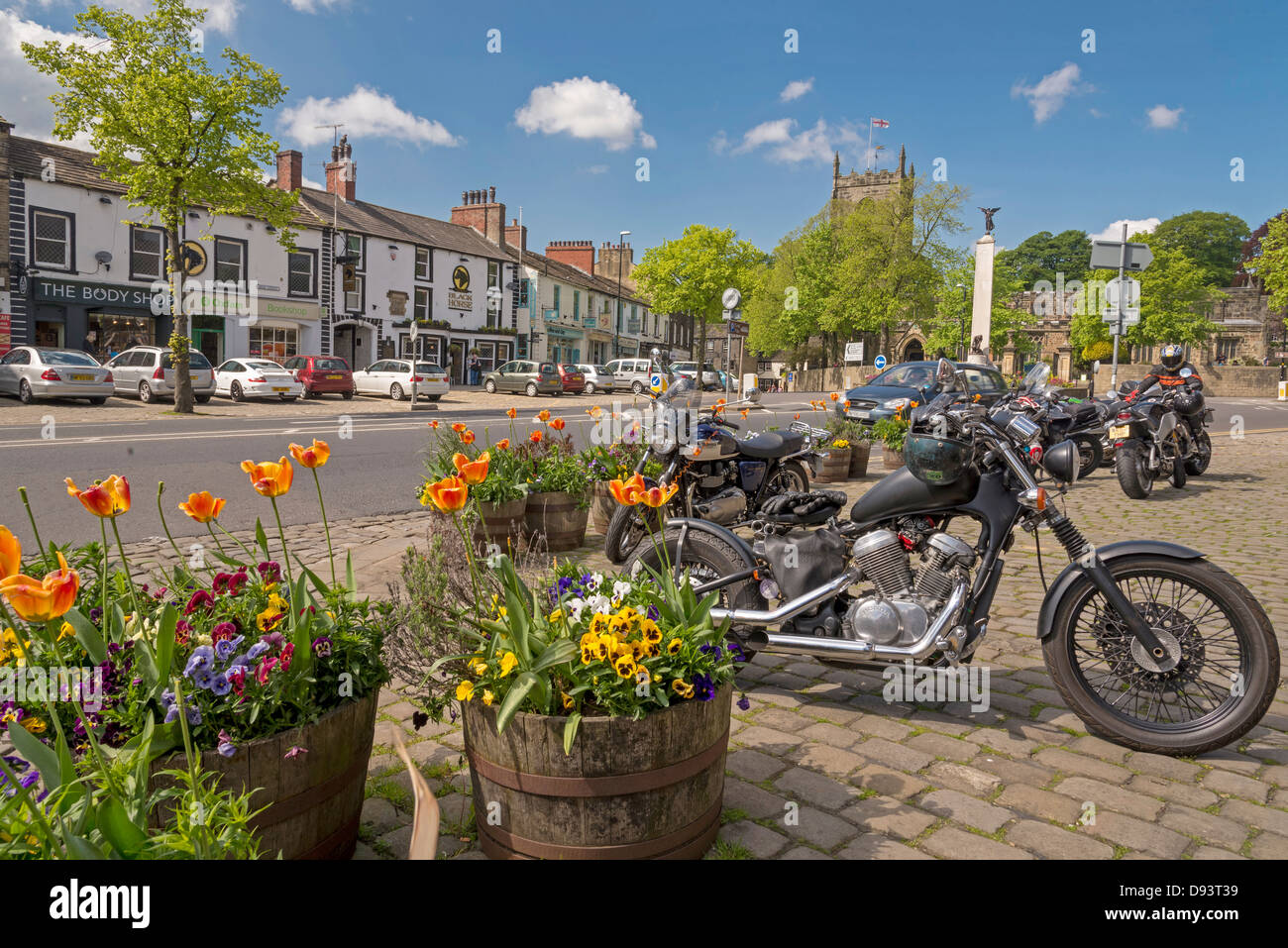 Skipton high street hi-res stock photography and images - Alamy