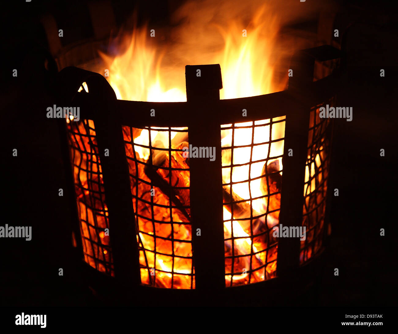 Burning at night hi-res stock photography and images - Alamy