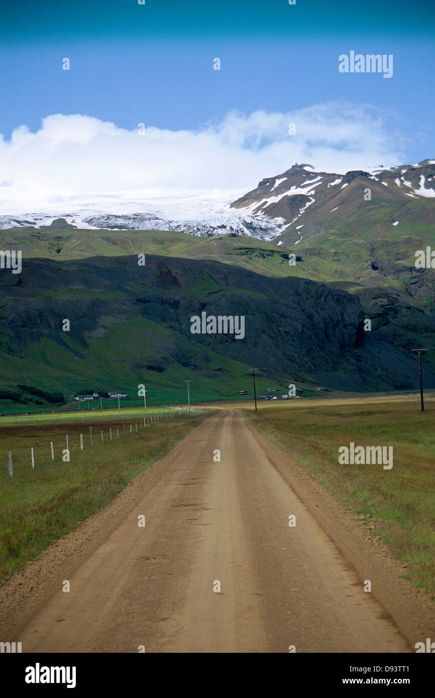 Straight road landscape hi-res stock photography and images - Alamy