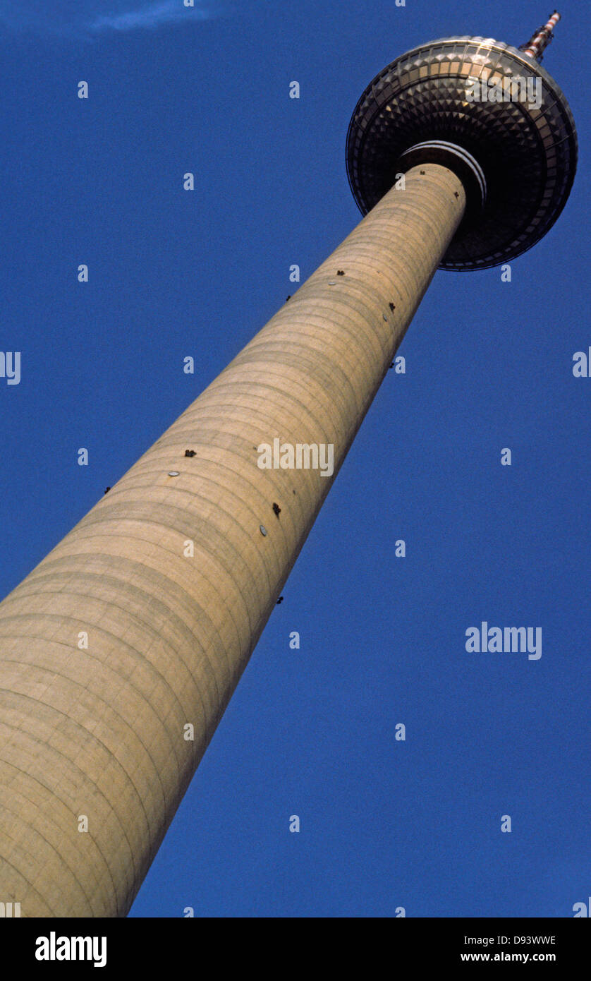 Tall television tower hi-res stock photography and images - Alamy