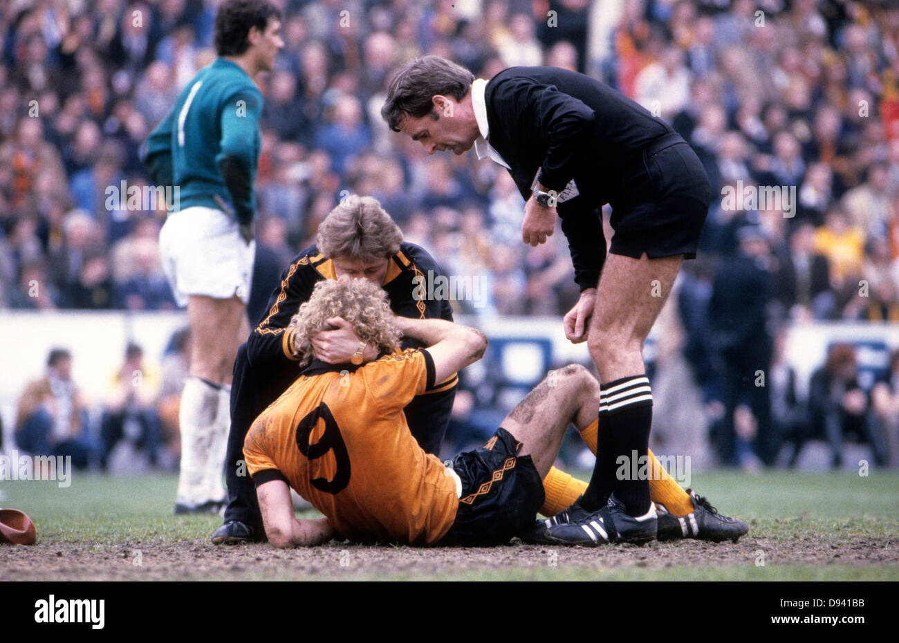 Referee clive thomas hi-res stock photography and images - Alamy