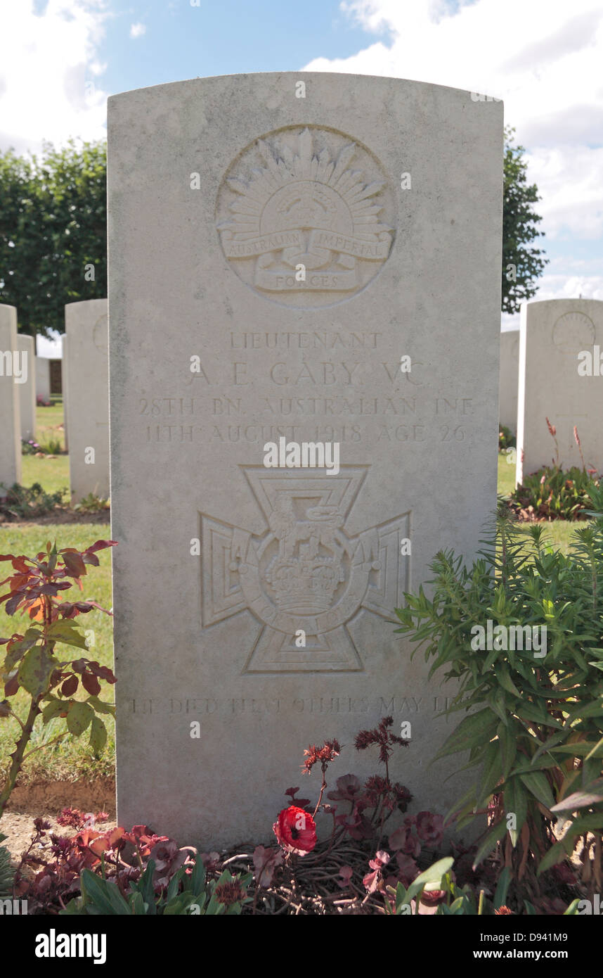 Headstone of Lieutenant AE Gaby VC in the CWGC Heath Cemetery ...