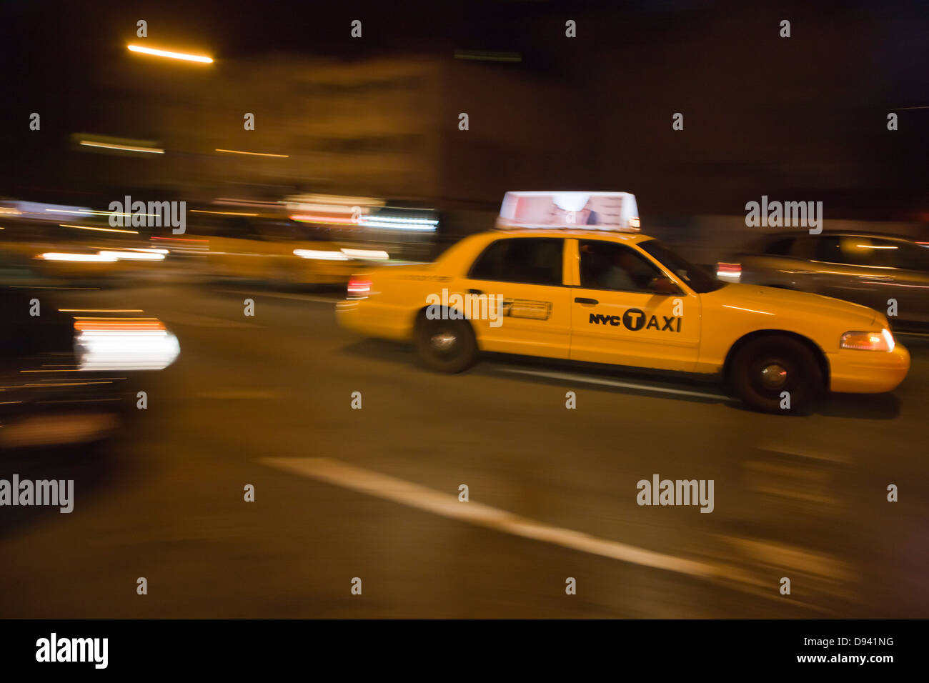 Yellow cabs hi-res stock photography and images - Alamy