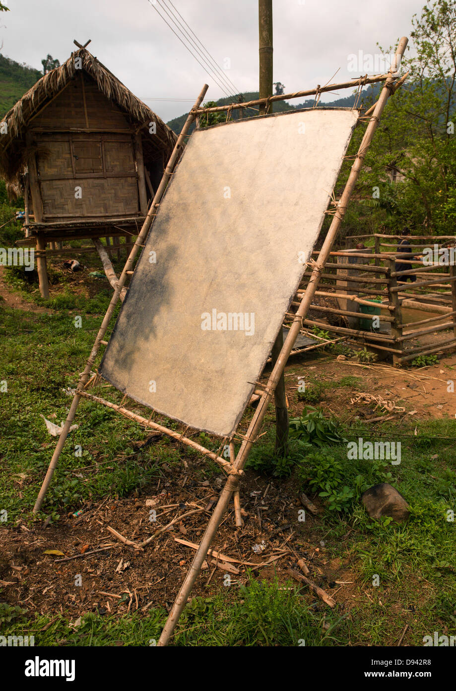 Drying paper hi-res stock photography and images - Alamy
