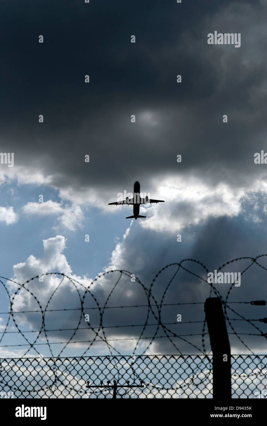 Starting plane hi-res stock photography and images - Alamy