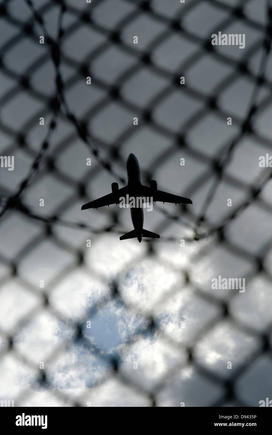 Starting plane hi-res stock photography and images - Alamy