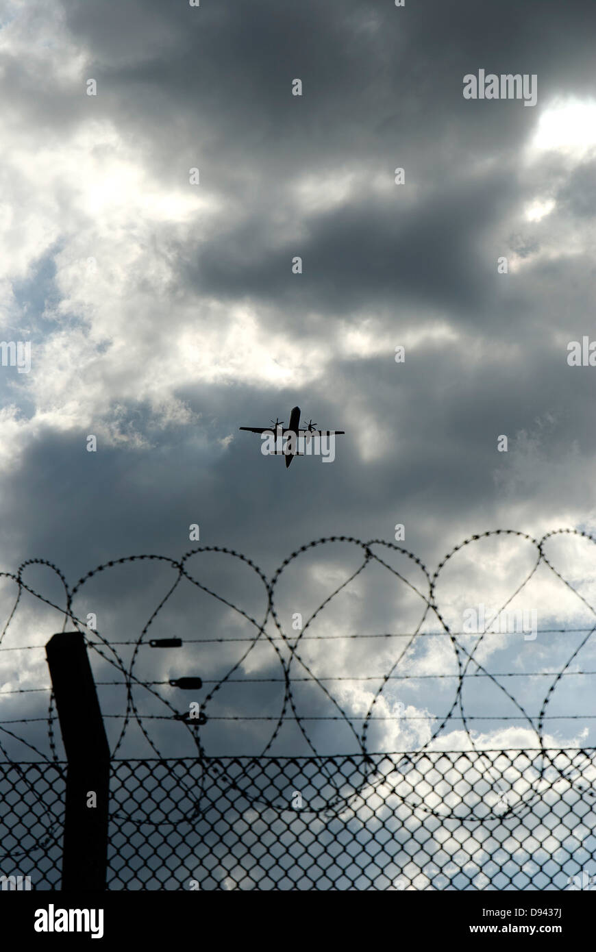 Starting plane hi-res stock photography and images - Alamy
