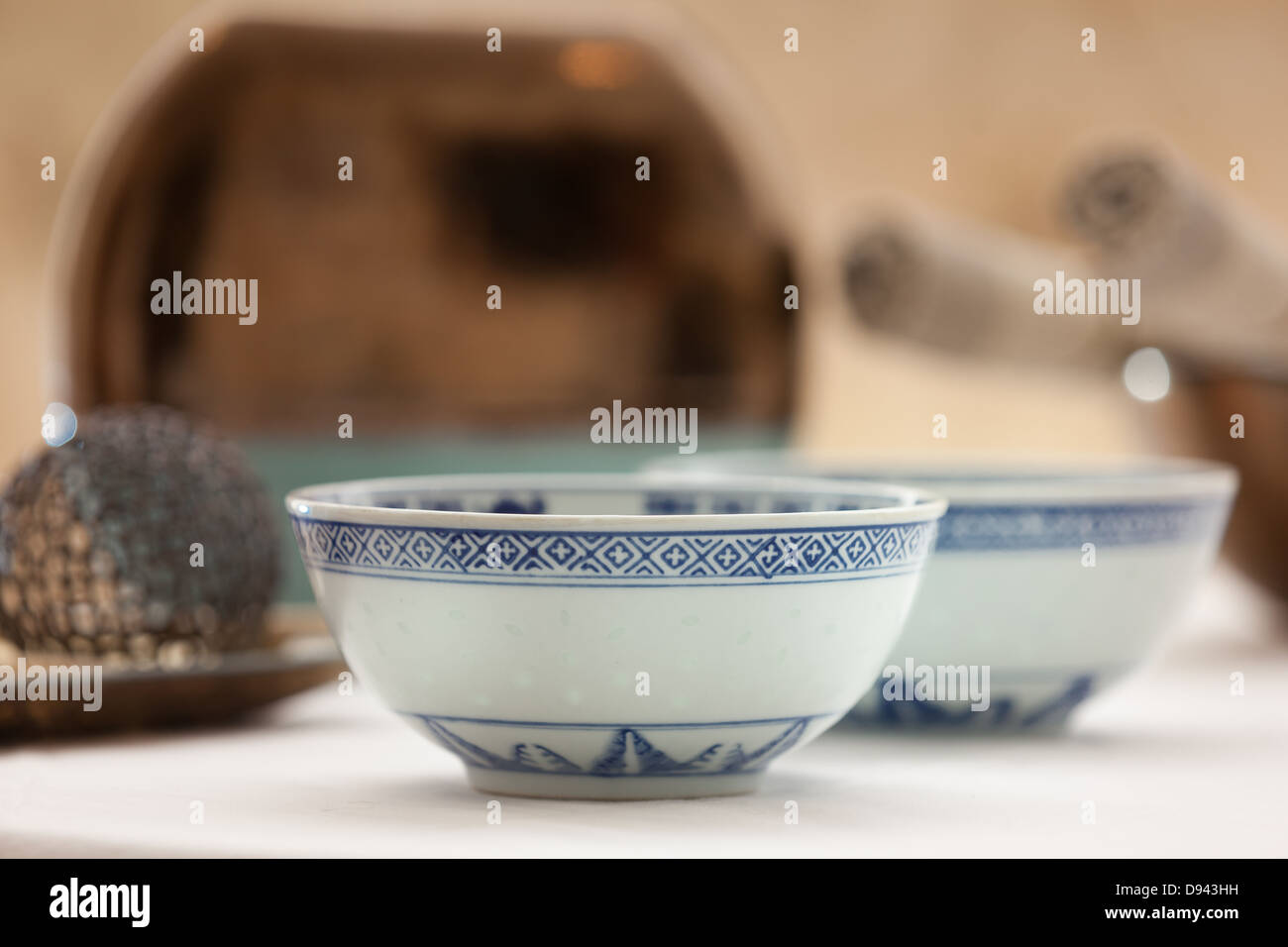 Traditional chinese dining table hi-res stock photography and images ...