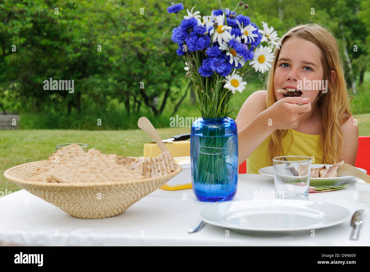 Cornflower girl hi-res stock photography and images - Alamy