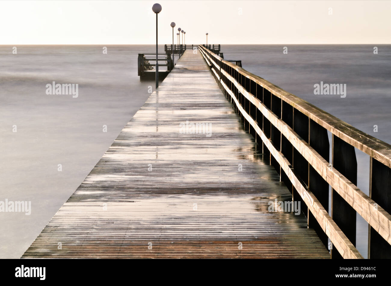 Empty jetty hi-res stock photography and images - Alamy