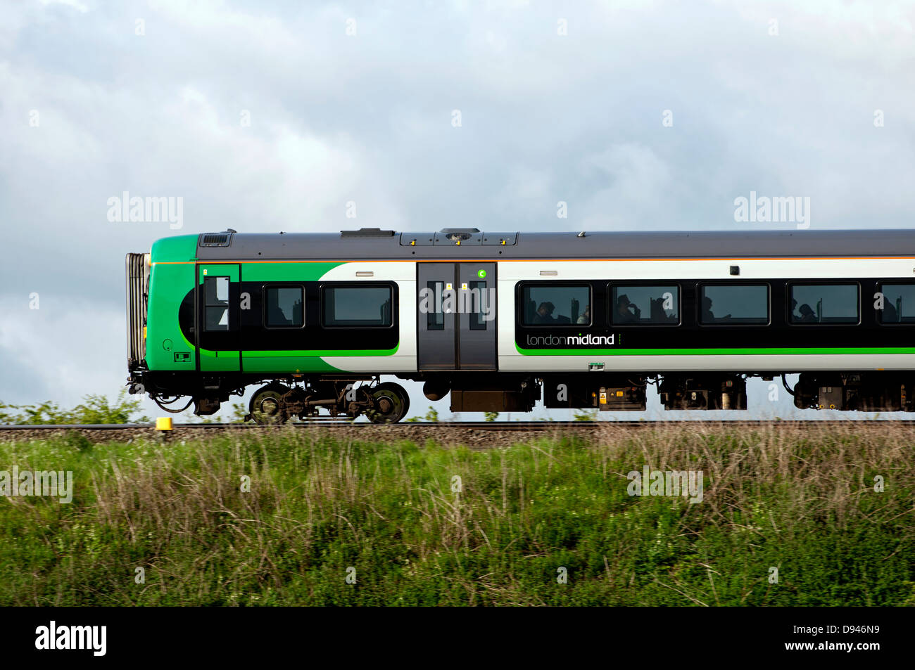 Railway train uk side view hi-res stock photography and images - Alamy