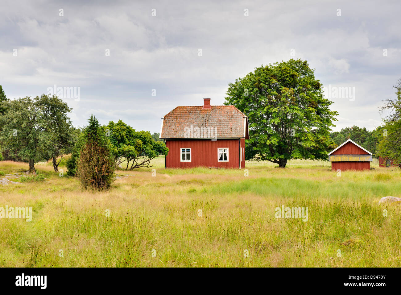Cottages summer scene hi-res stock photography and images - Alamy