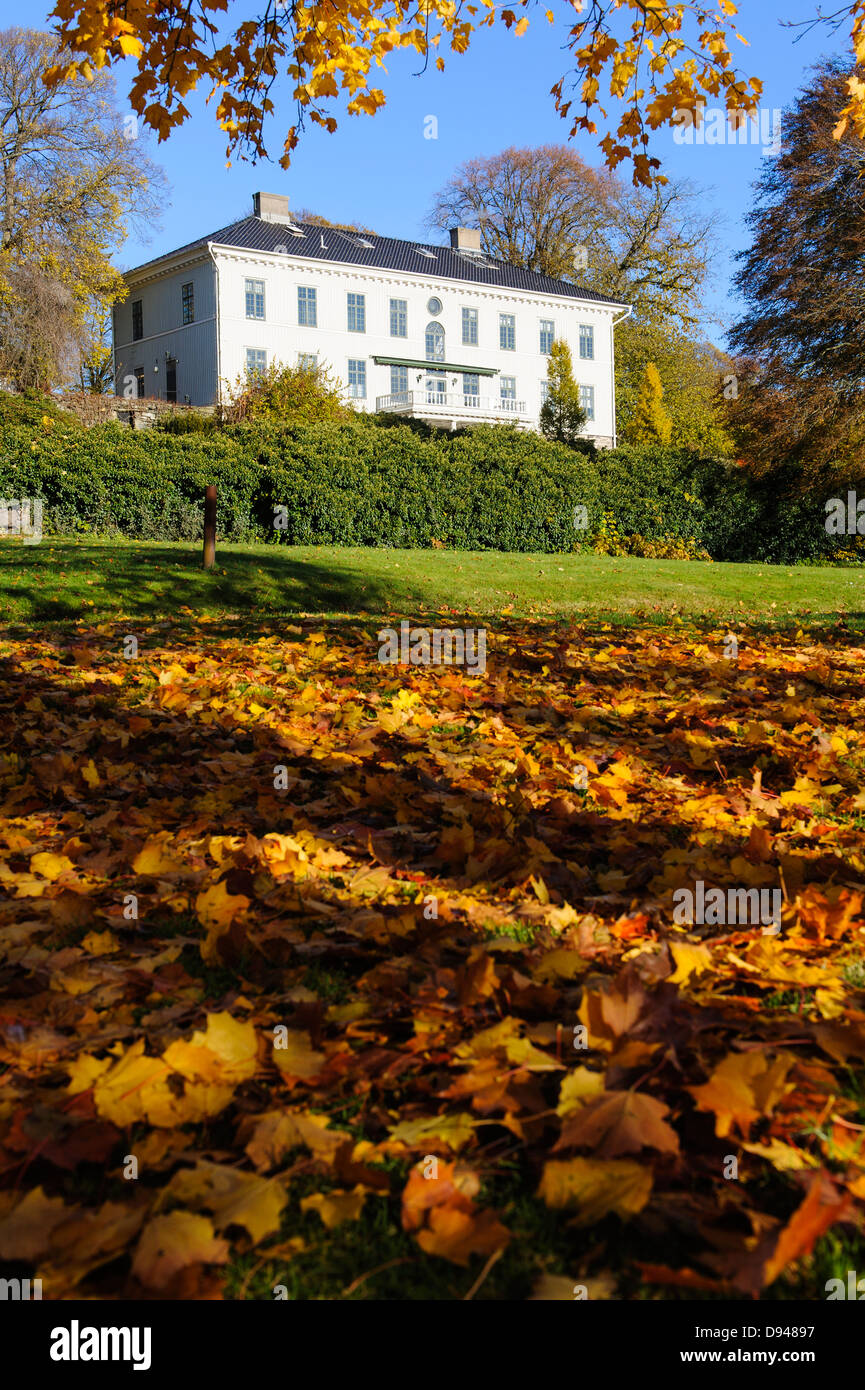 Building fallen hi-res stock photography and images - Alamy