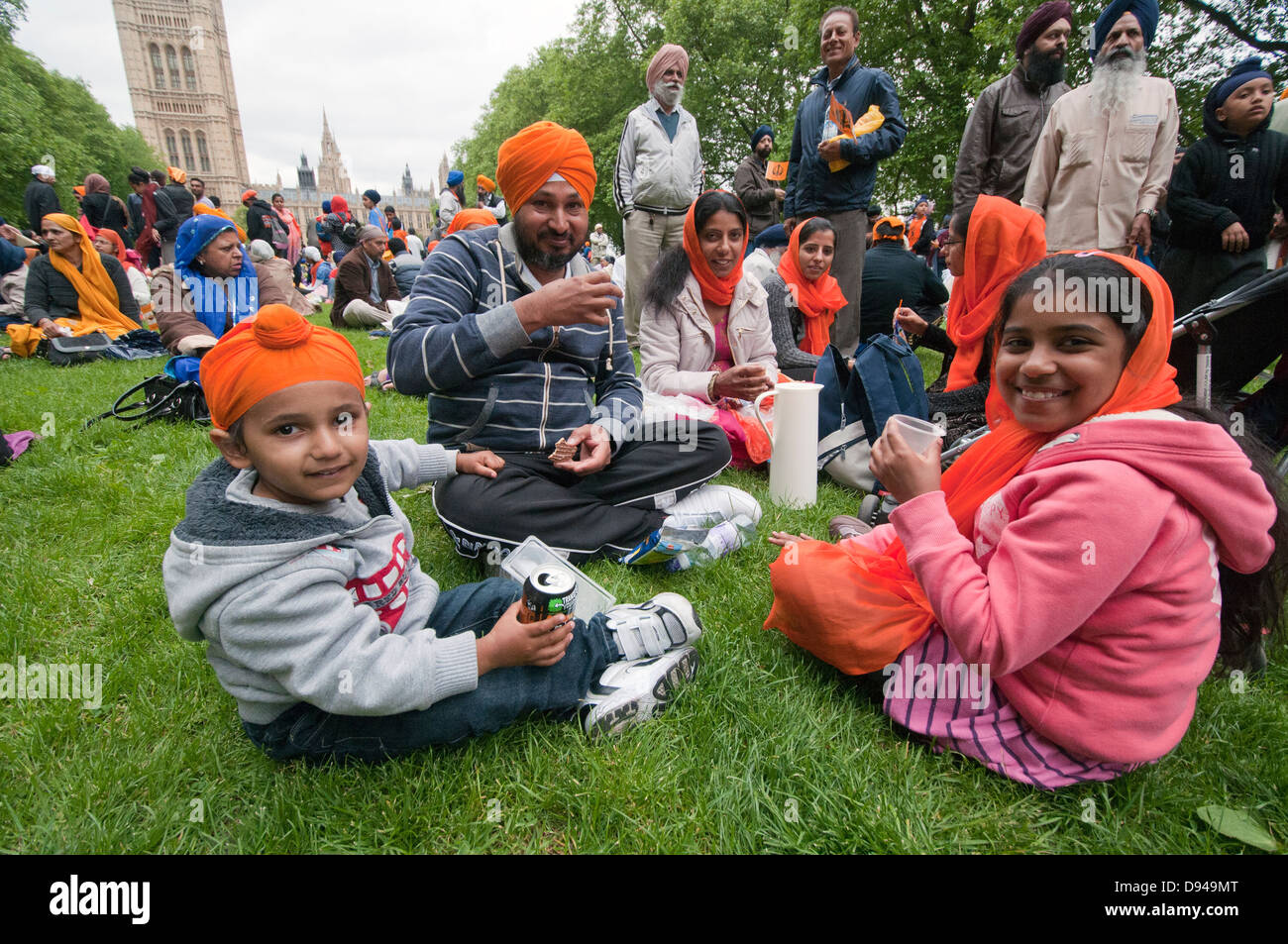 Sikh communities in britain hi-res stock photography and images - Alamy