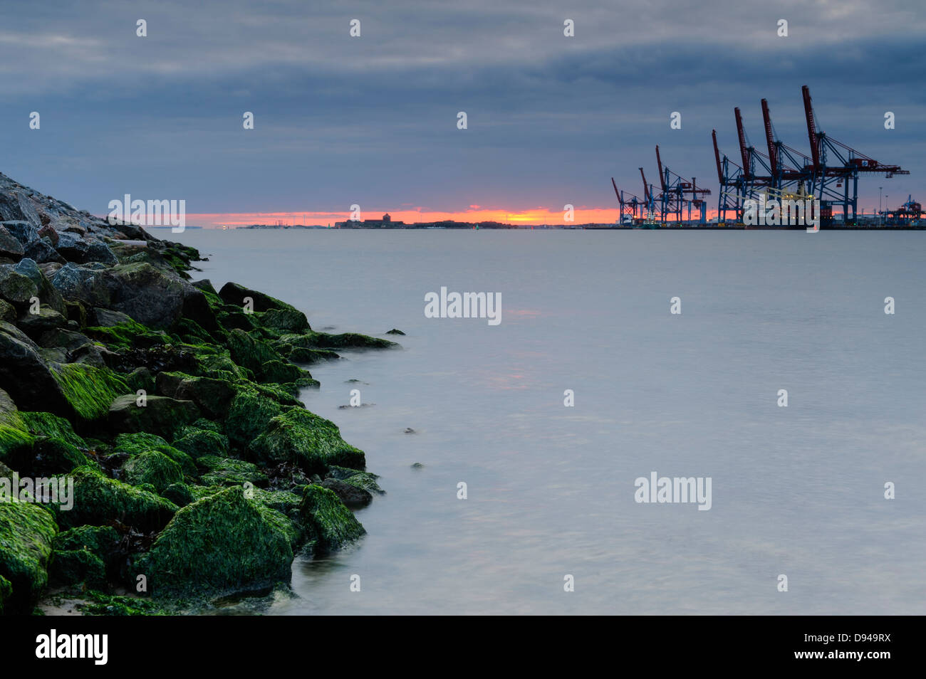 Loading platform hi-res stock photography and images - Alamy