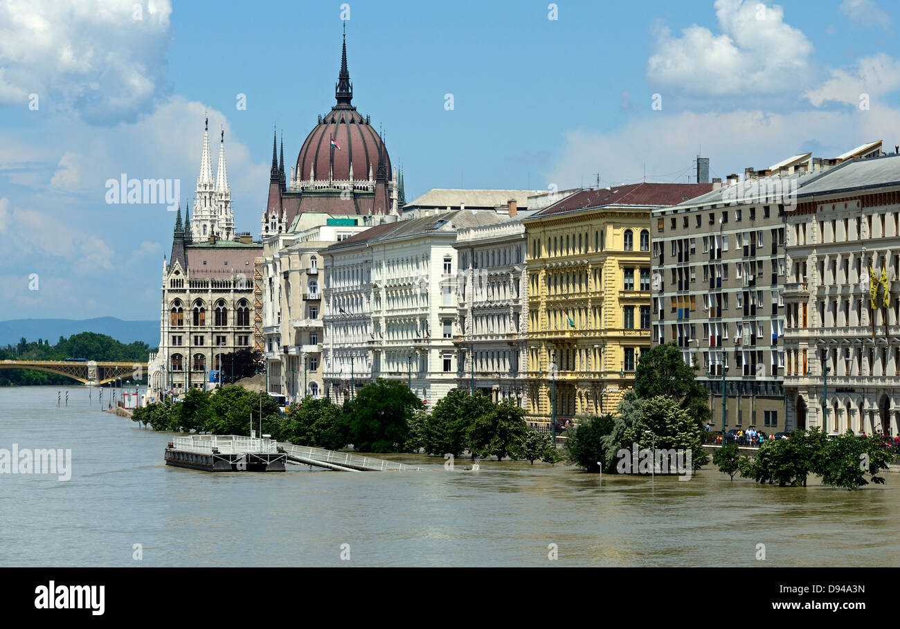 Budapest danube donau flood hi-res stock photography and images - Alamy