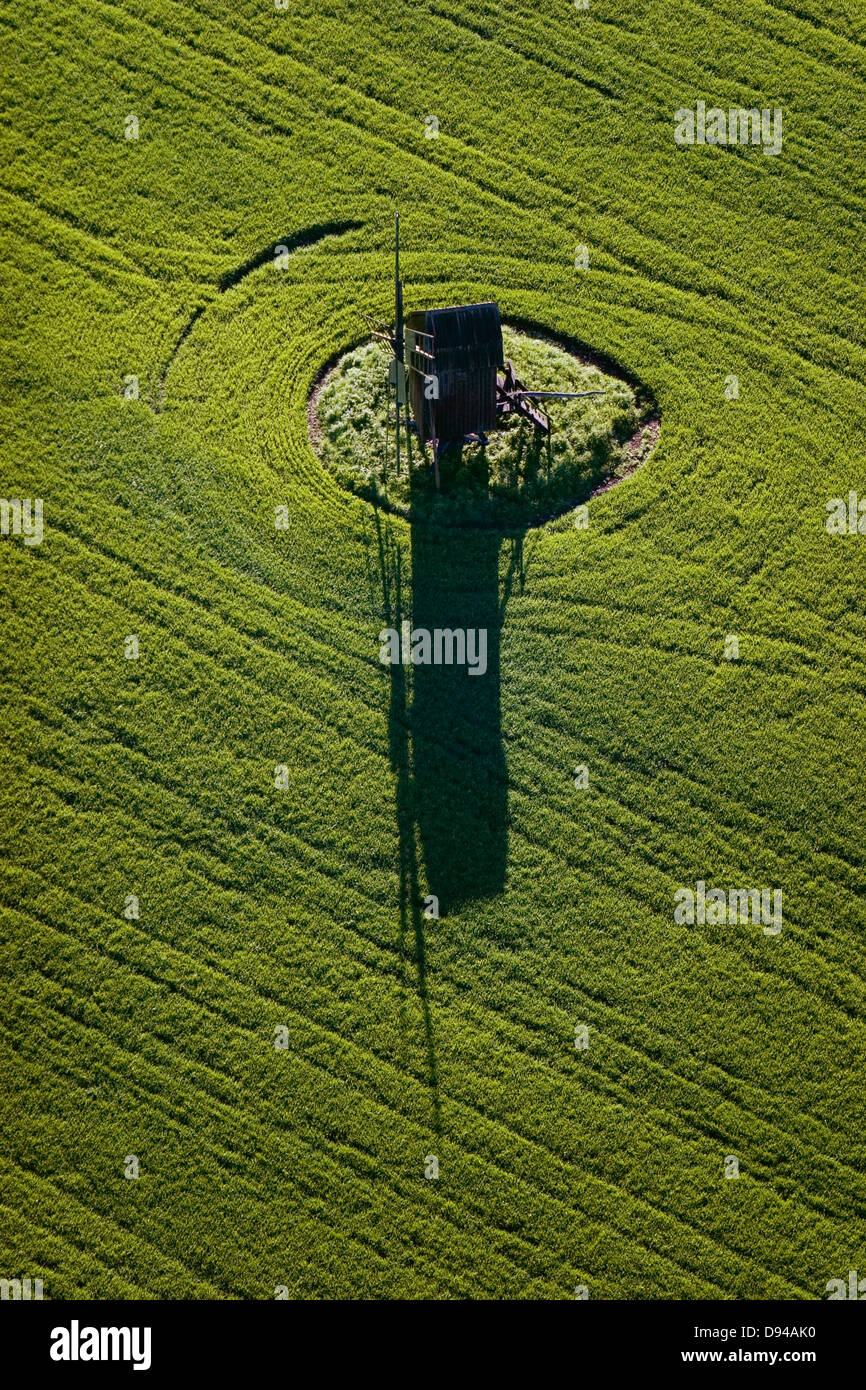 Vertical wind mill hi-res stock photography and images - Alamy