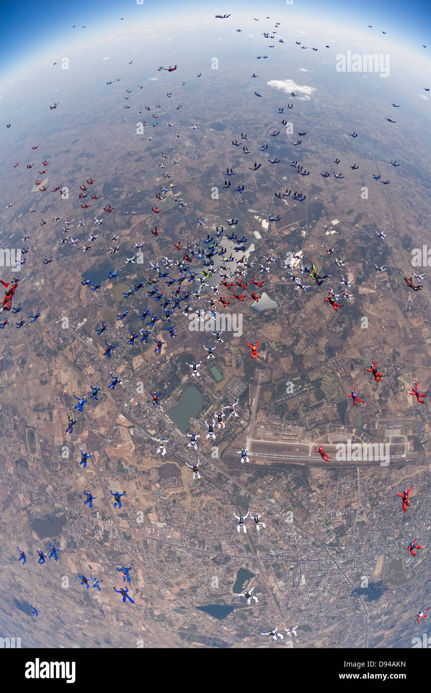 Parachute jumpers trying to make a world record in formation jump Stock ...