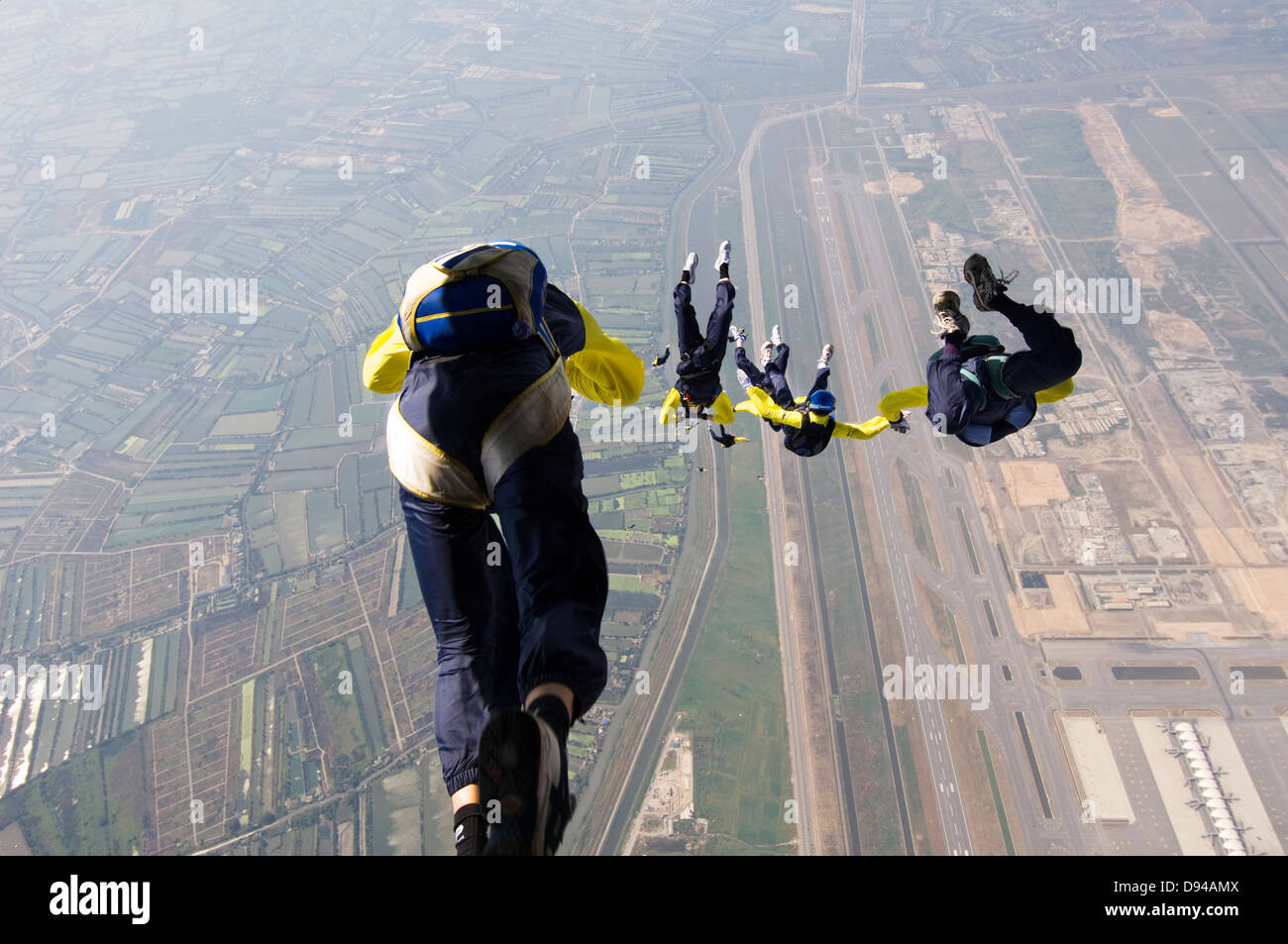 Parachute deployment hi-res stock photography and images - Alamy
