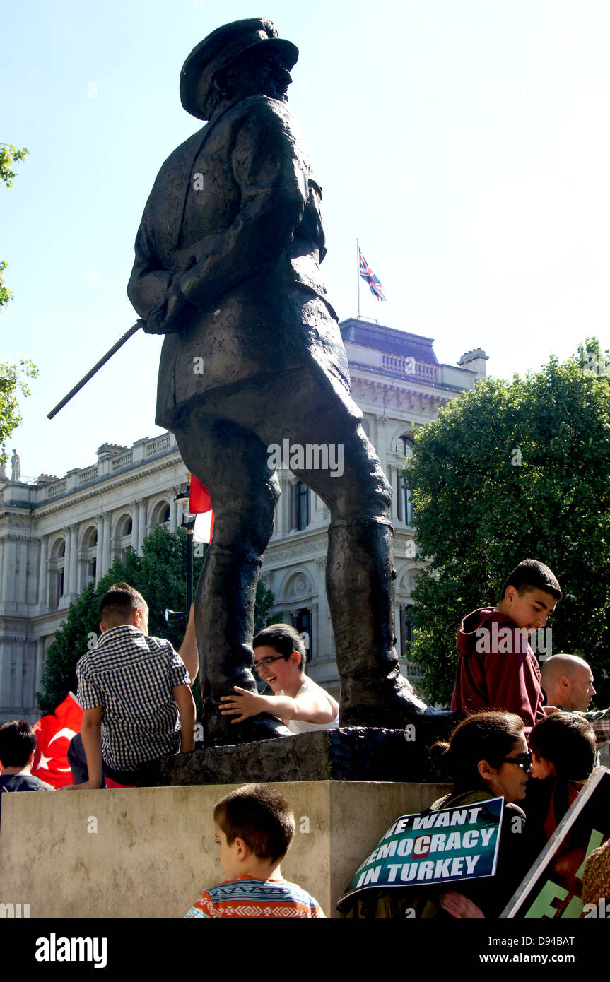 Viscount Alanbrooke statue during a demo Stock Photo - Alamy