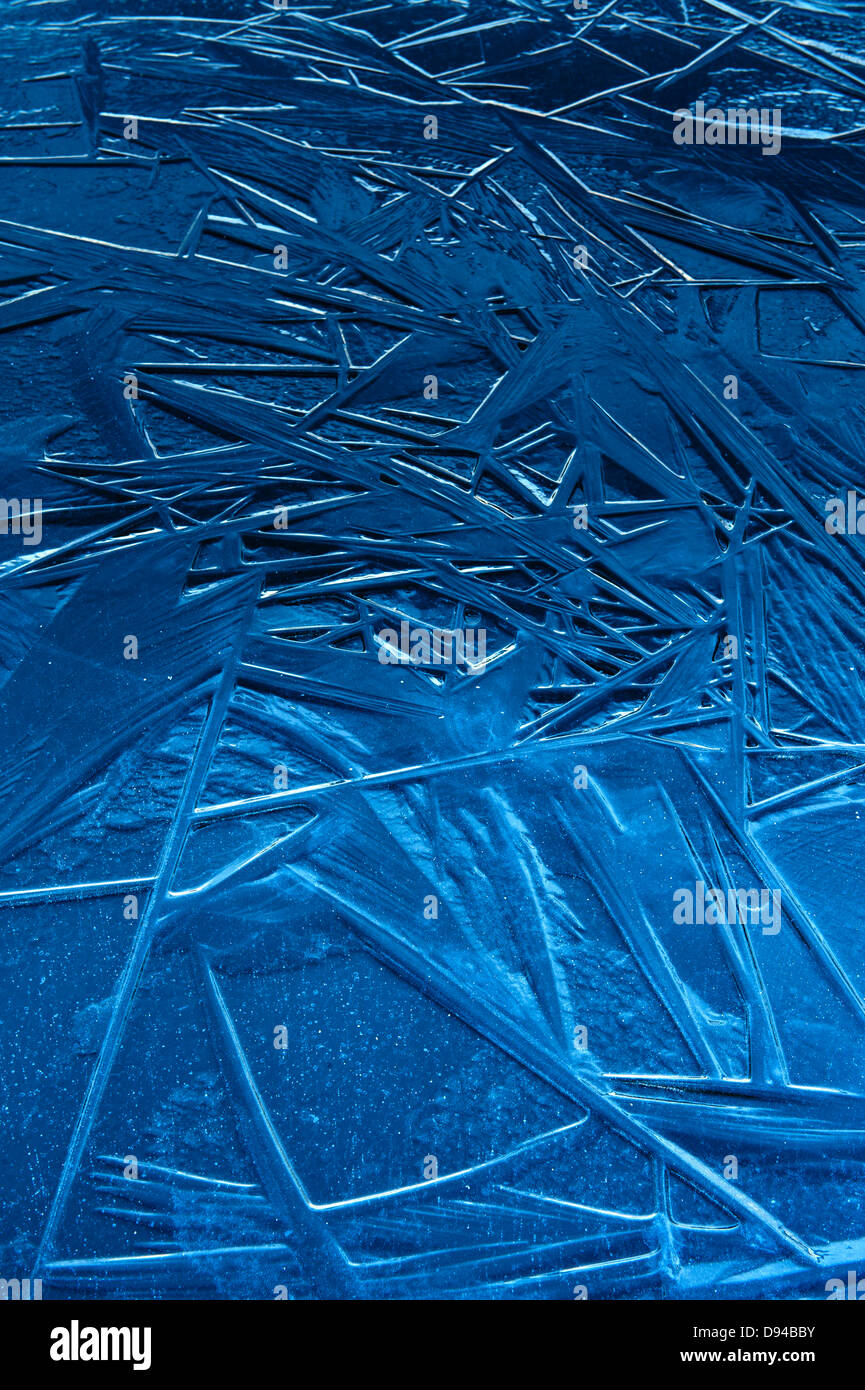 Frozen lake texture hi-res stock photography and images - Alamy