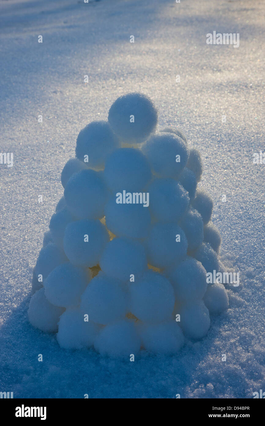 Snowball image hi-res stock photography and images - Alamy
