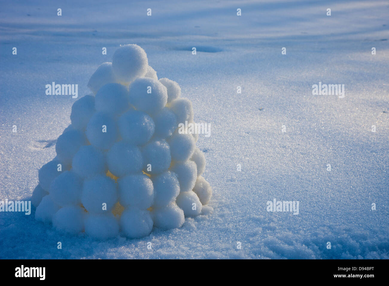 Snowball image hi-res stock photography and images - Alamy