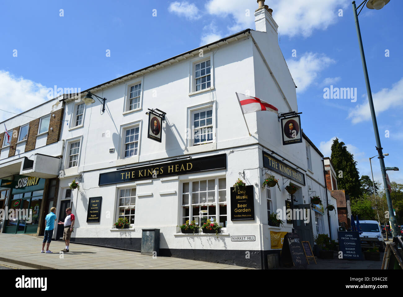 'The King's Head' pub, Market Hill, Buckingham, Buckinghamshire ...