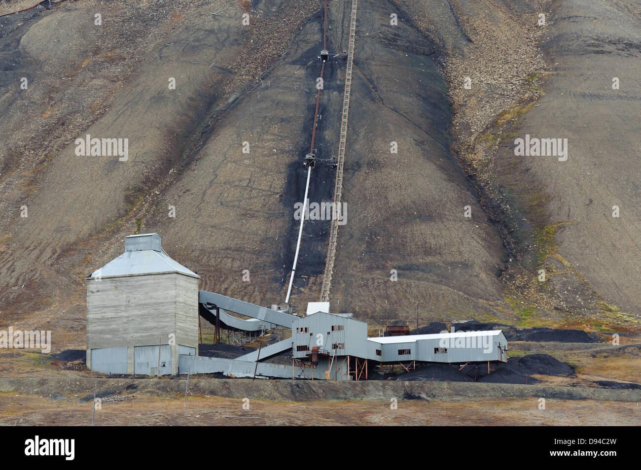 Charcoal mine hi-res stock photography and images - Alamy
