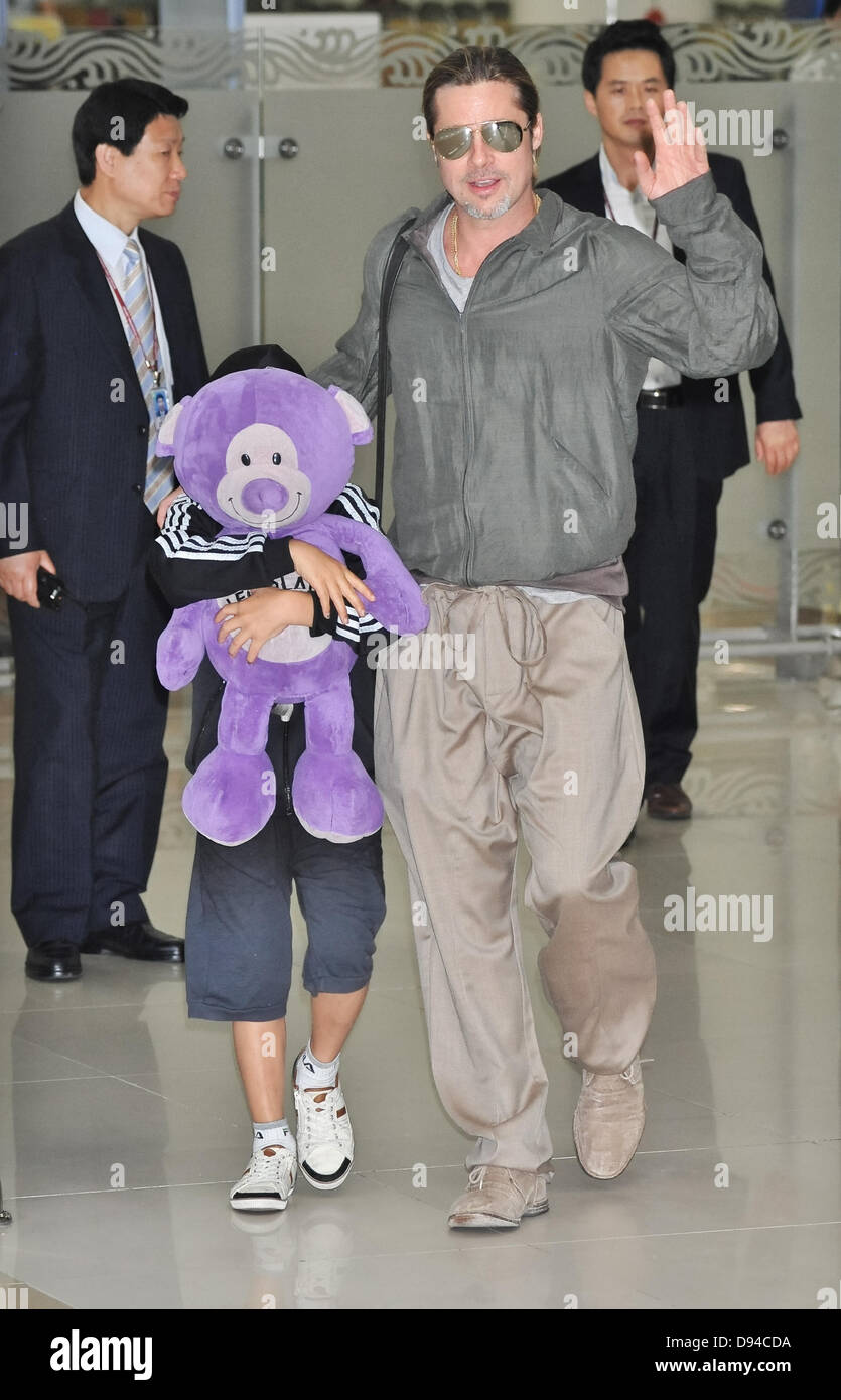 South Korea. 11th June, 2013. South Korea, Actor Brad Pitt(L) and Pax ...