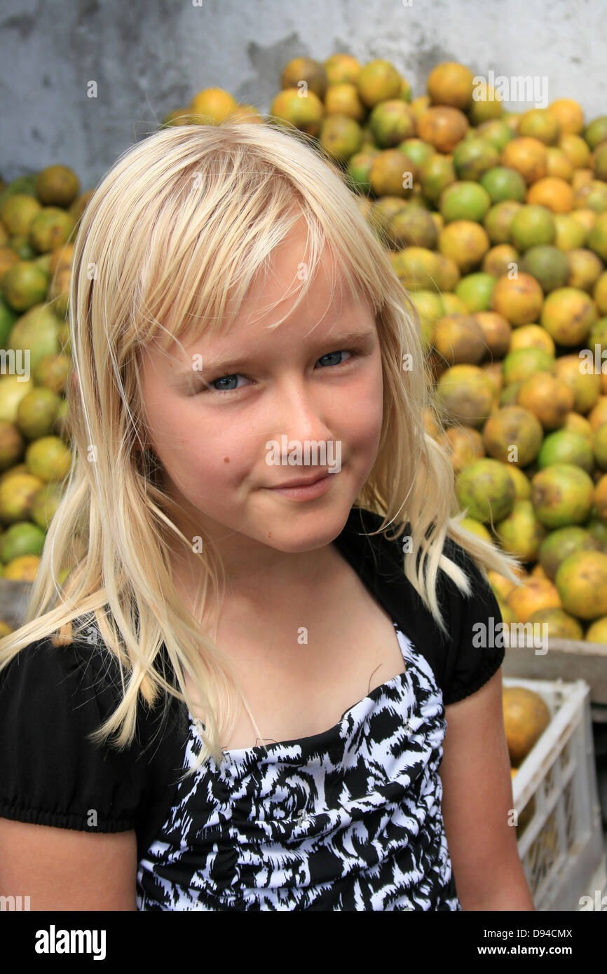 Stand orange hi-res stock photography and images - Alamy