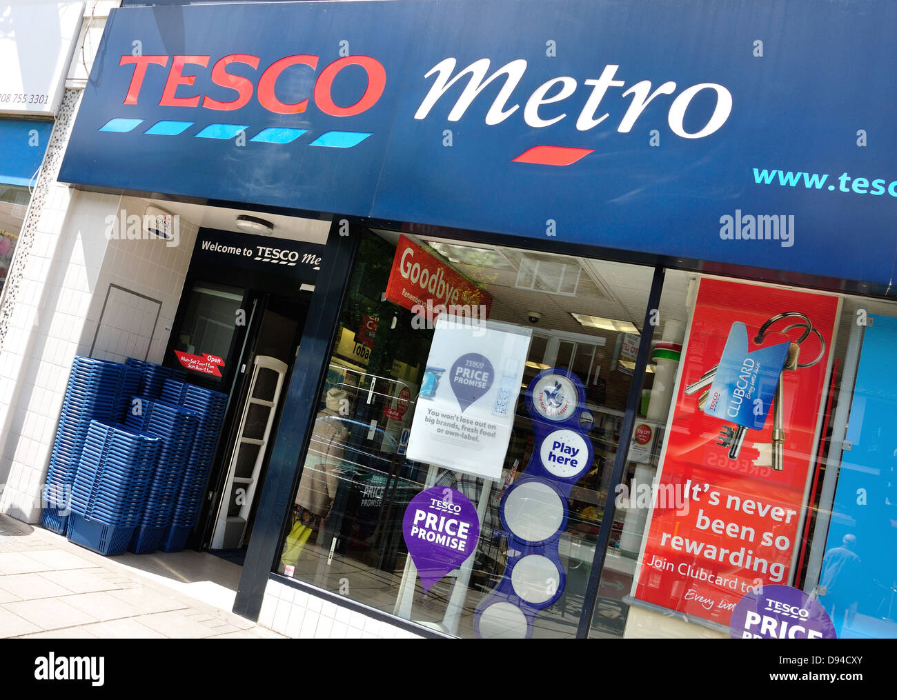 Tesco city entrance logo hi-res stock photography and images - Alamy