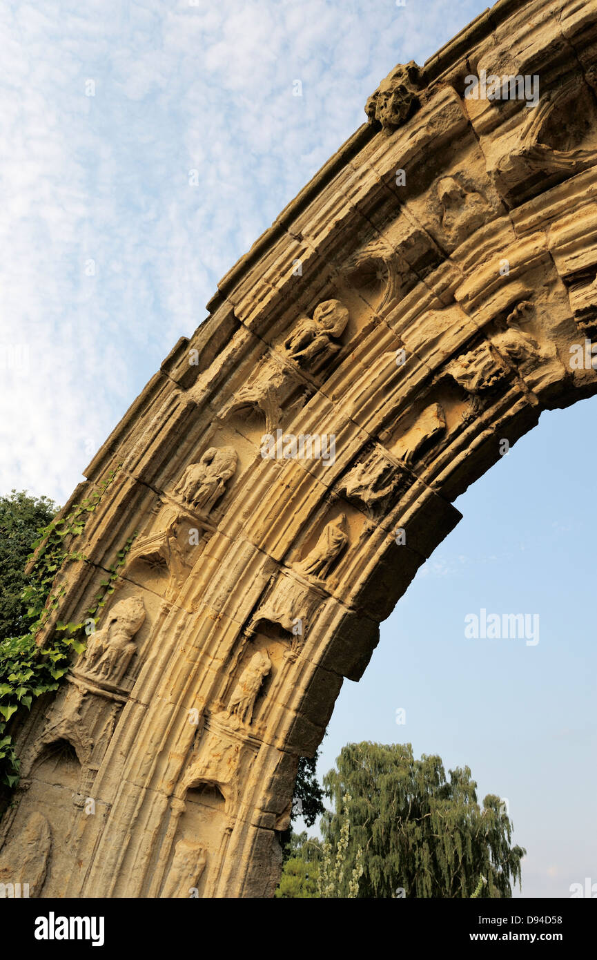 Carved stone archway hi-res stock photography and images - Alamy
