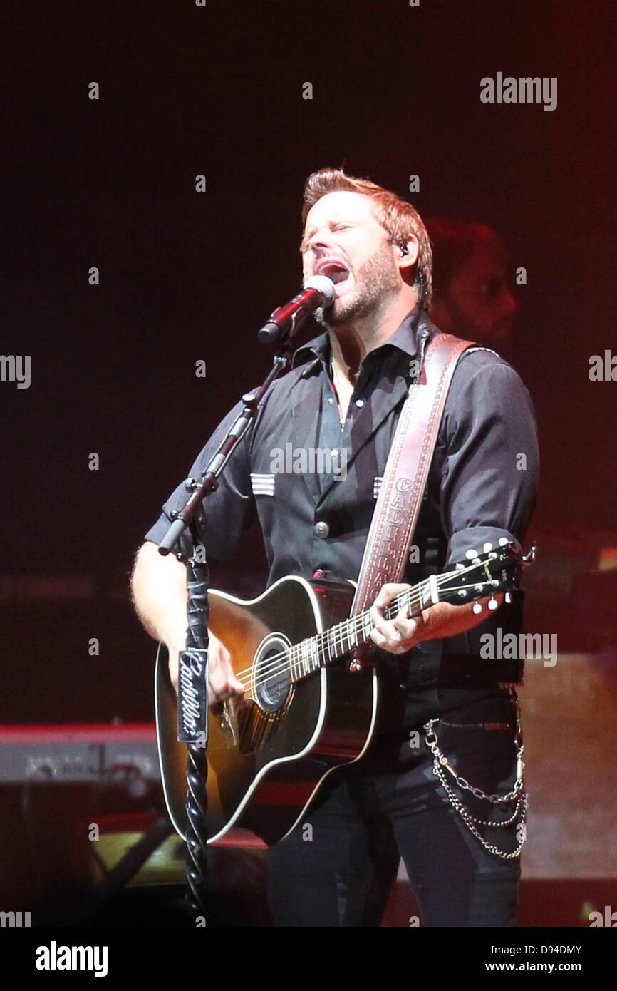 Jun 6, 2013: Country music recording artist Randy Houser works the ...