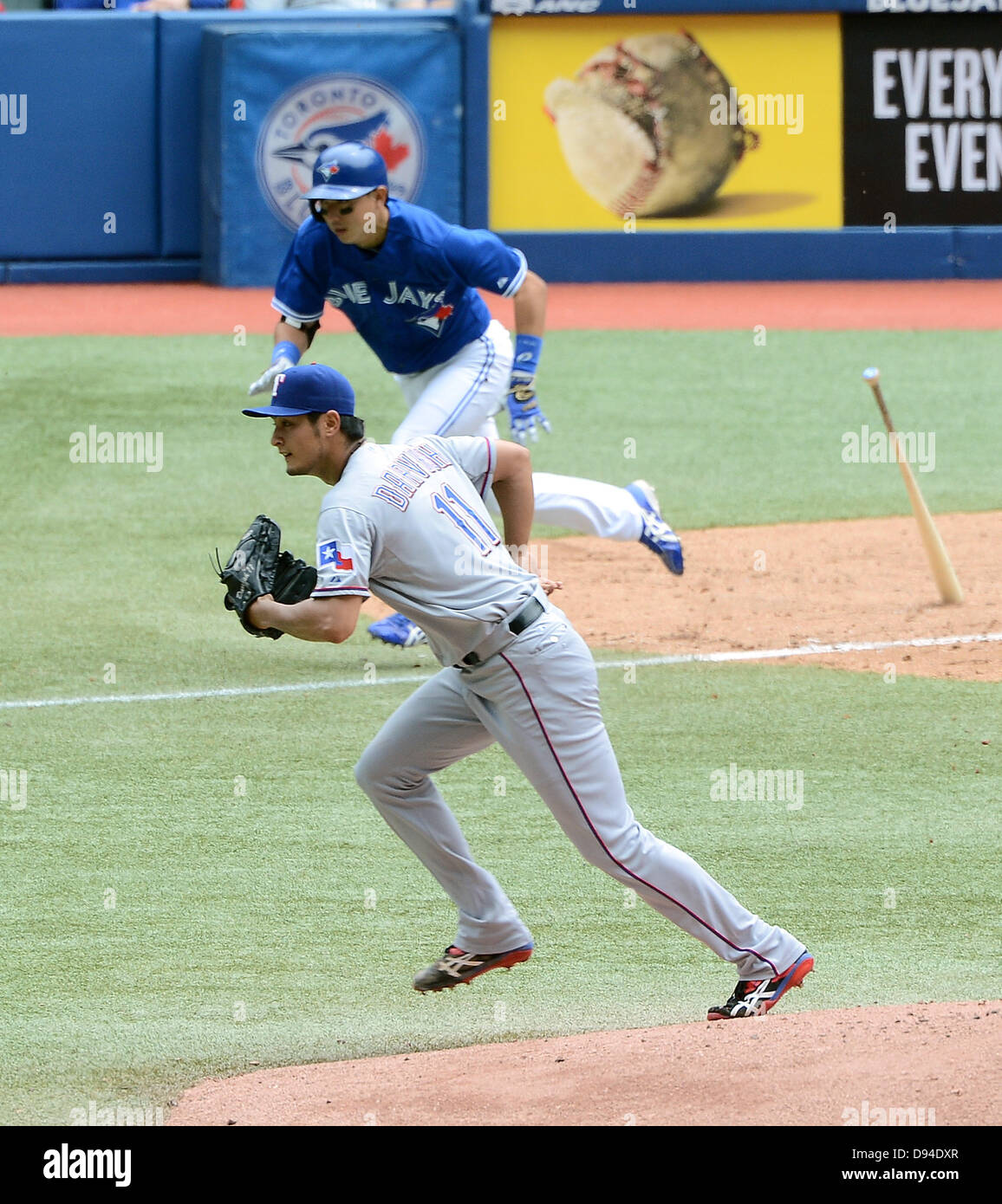 Toronto blue jays first base hi-res stock photography and images - Alamy