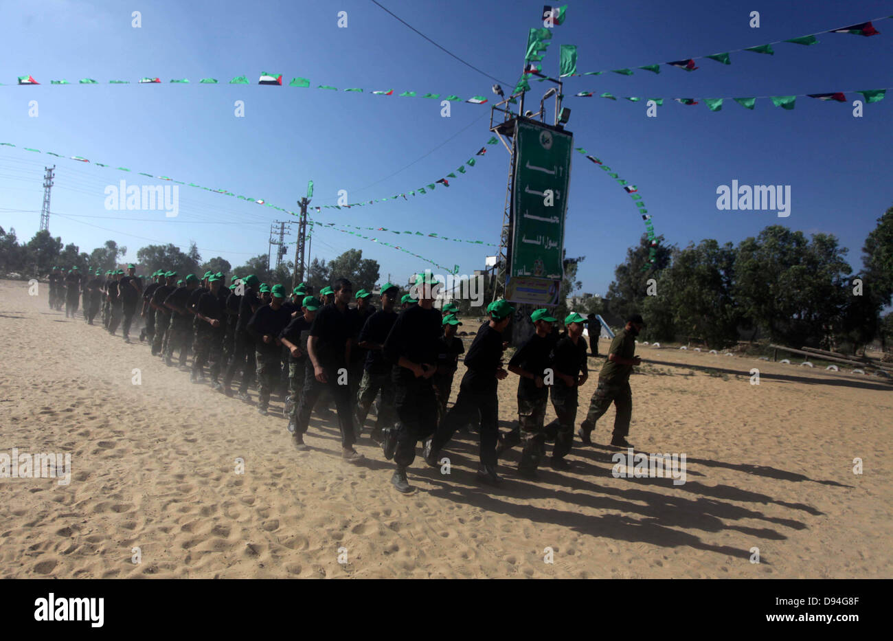 Gaza City, Gaza Strip, Palestinian Territory. 10th June, 2013. Young ...