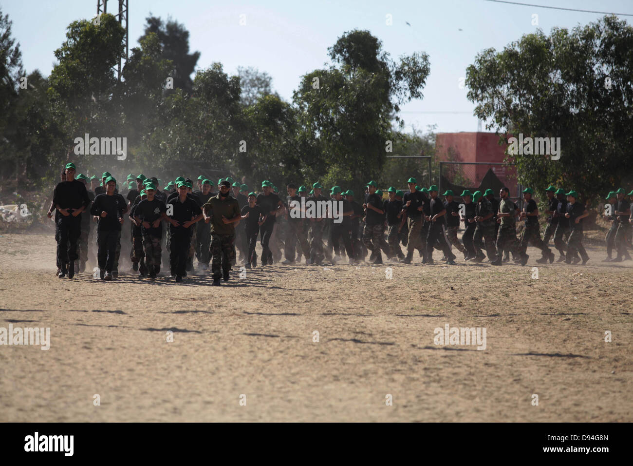 Gaza City, Gaza Strip, Palestinian Territory. 10th June, 2013. Young ...