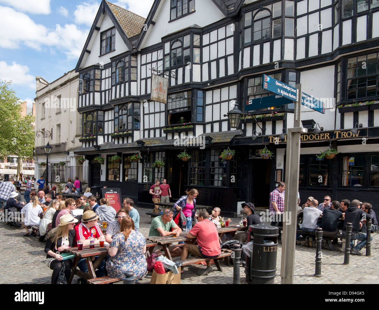 The Llandoger Trow pub, 17th century, situated in King Street in ...