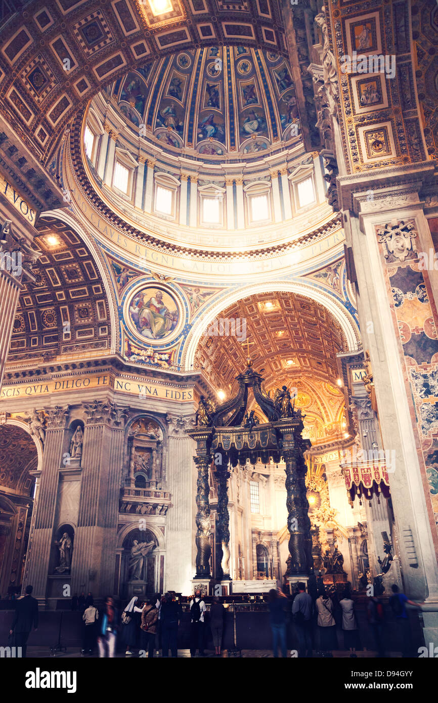 Bernini baldachin altar hi-res stock photography and images - Alamy