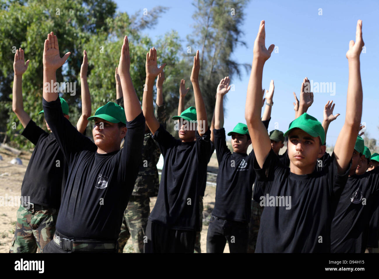 Gaza City, Gaza Strip, Palestinian Territory. 10th June, 2013. Young ...