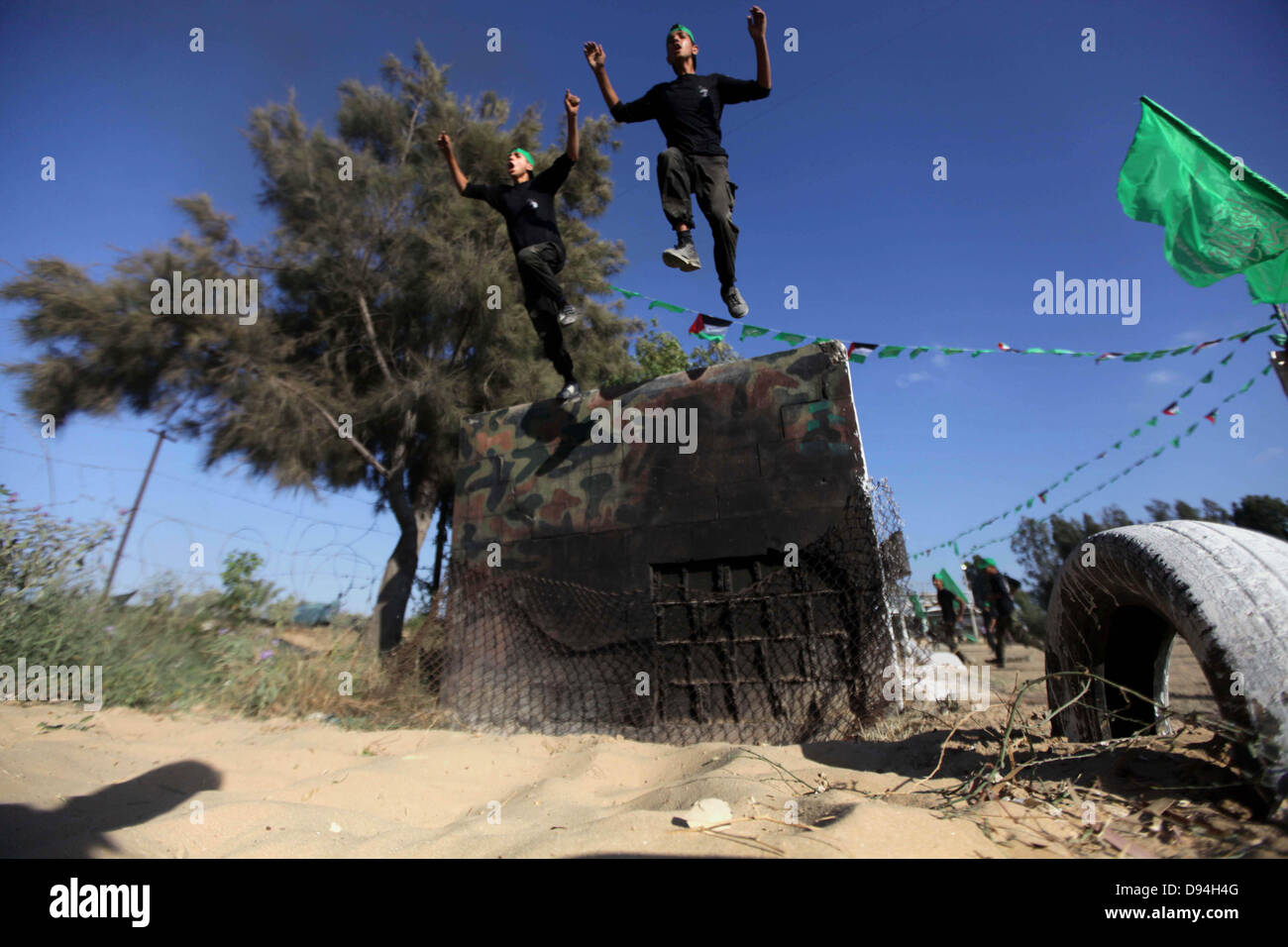 Gaza City, Gaza Strip, Palestinian Territory. 10th June, 2013. Young ...