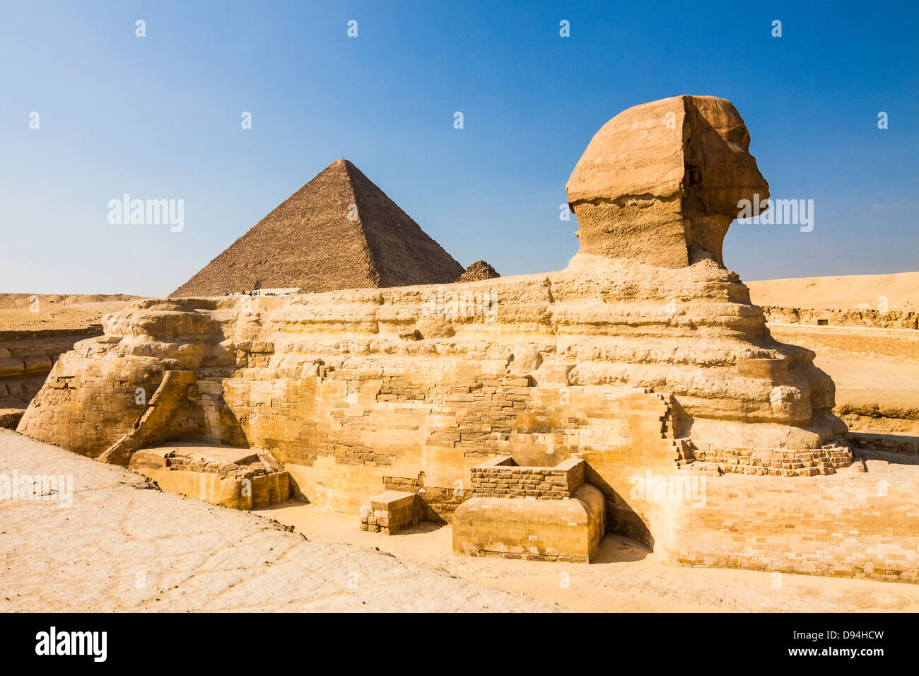 Sphinx of Giza with Great Pyramid in background. Egypt Stock Photo - Alamy