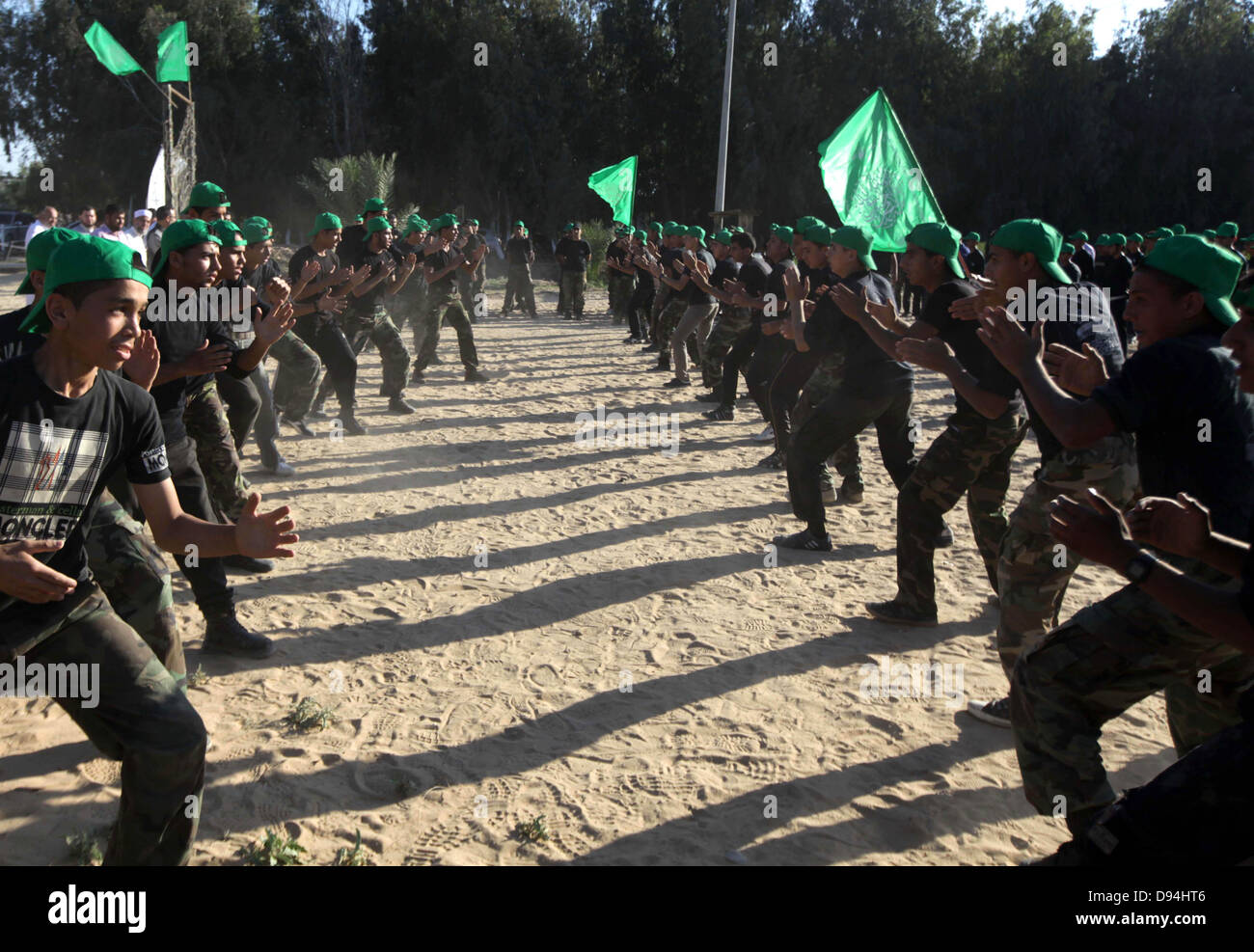 Gaza City, Gaza Strip, Palestinian Territory. 10th June, 2013. Young ...