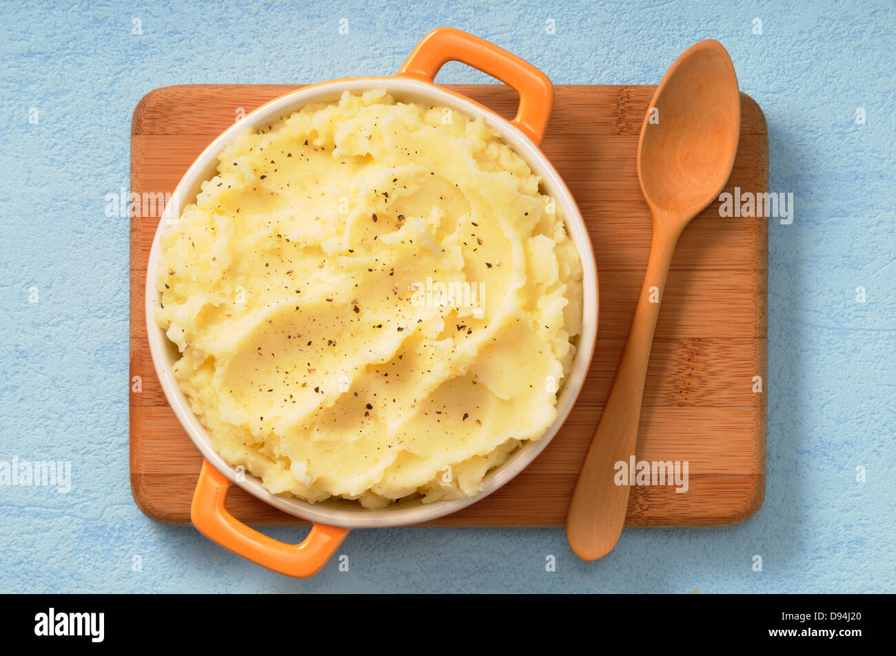 Person serving mashed potato hi-res stock photography and images - Alamy