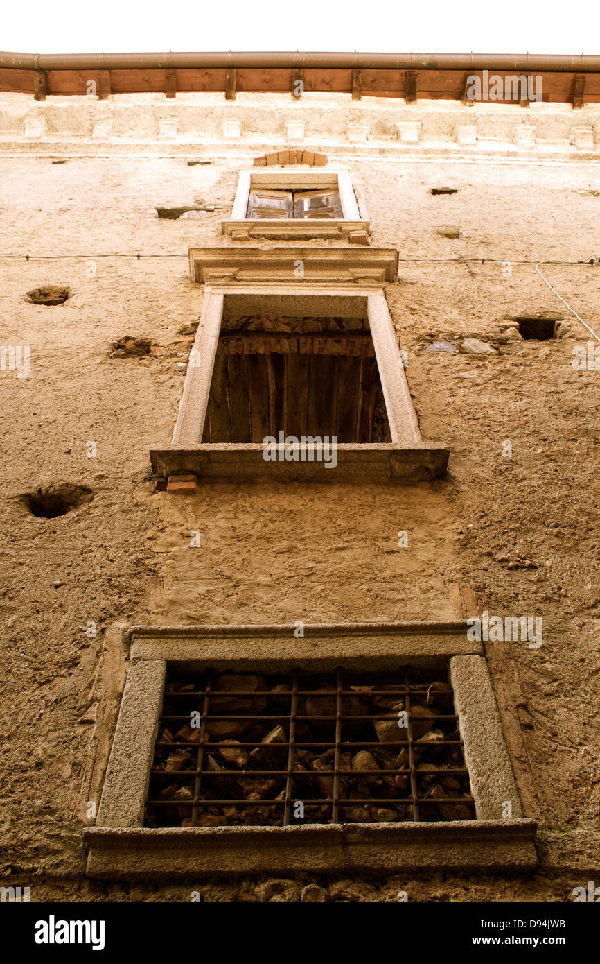 Uncared hi-res stock photography and images - Alamy