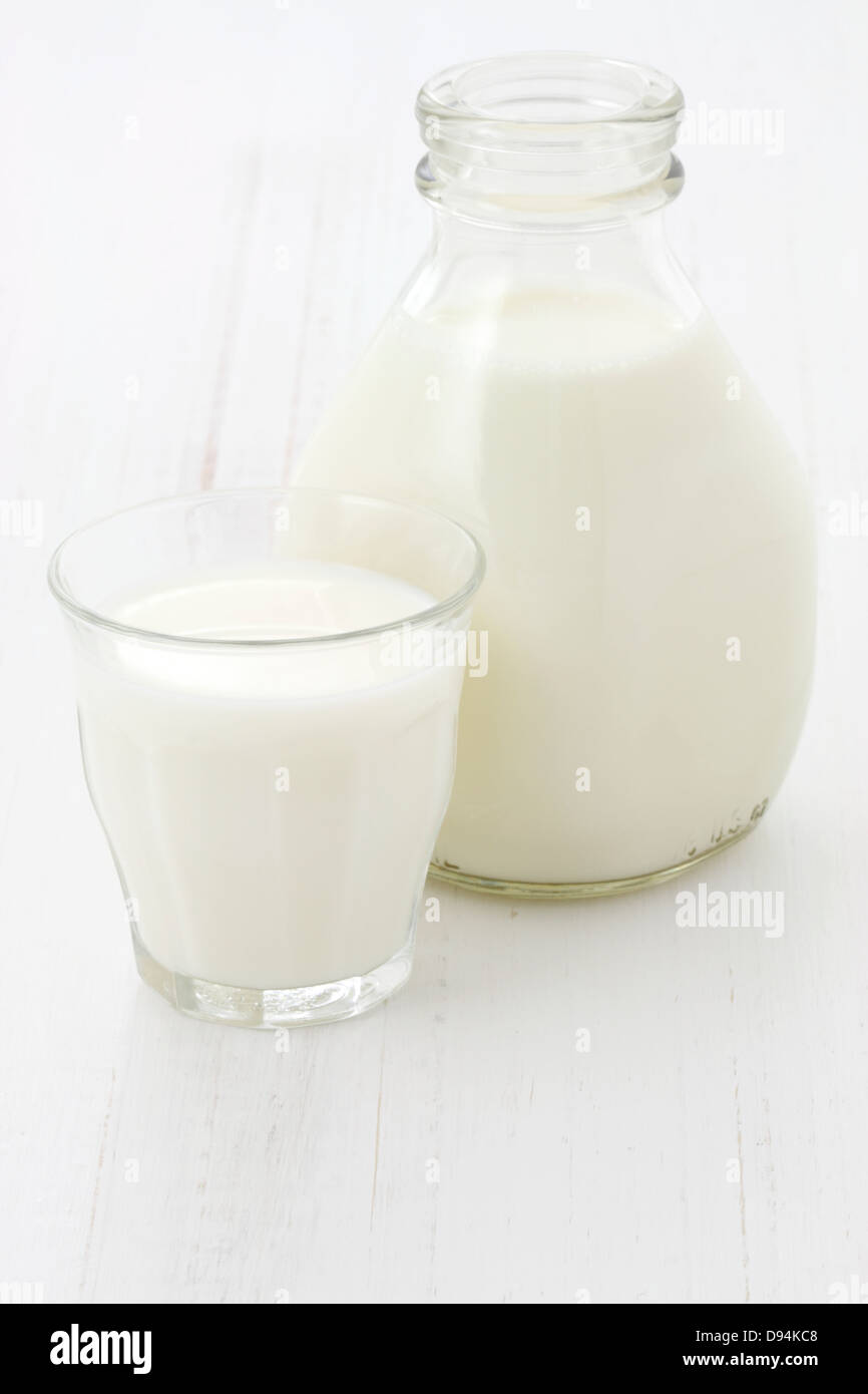A pint of semi skimmed milk hi-res stock photography and images - Alamy