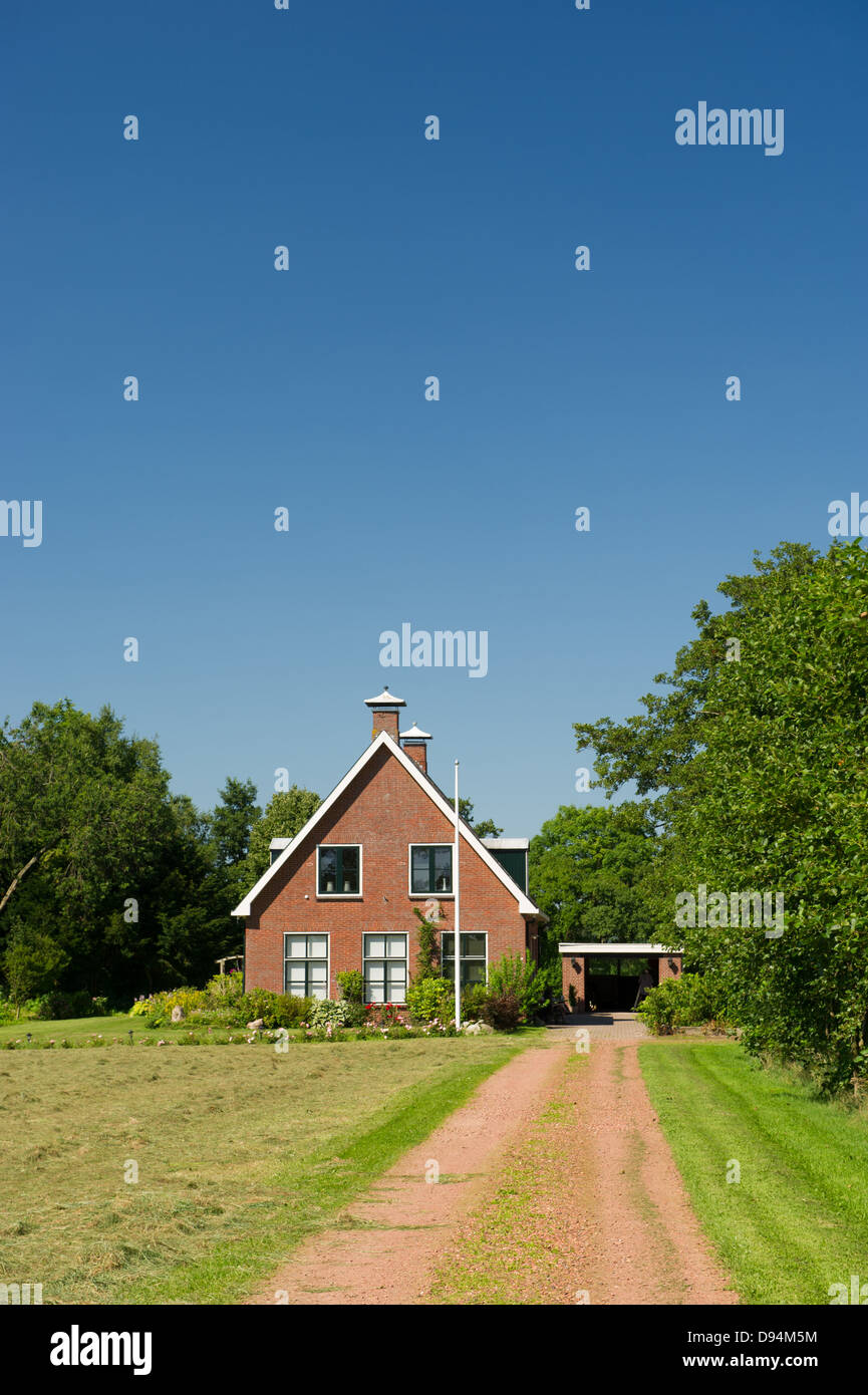 Dutch farmhouse in Friesland Stock Photo - Alamy