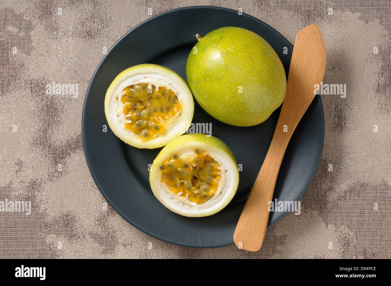 Cut in half overhead view hi-res stock photography and images - Alamy